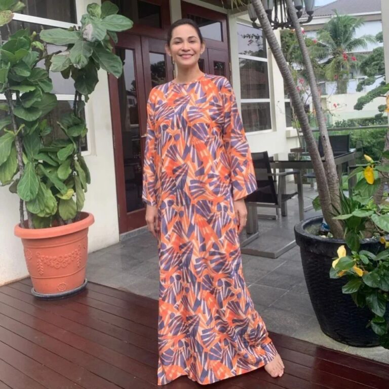 Cantik Persis Ibu, Wajah Anak Aleza Shadan Jadi Tumpuan & Ceburi Bidang ...