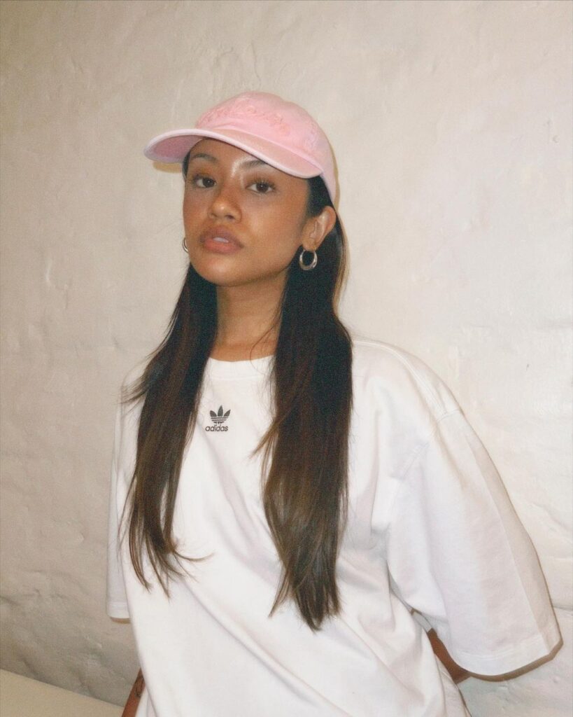 Wajah Klasik Anak Datuk Zainal Abidin, Timur Gabriel Kenang Jasa Ibu ...