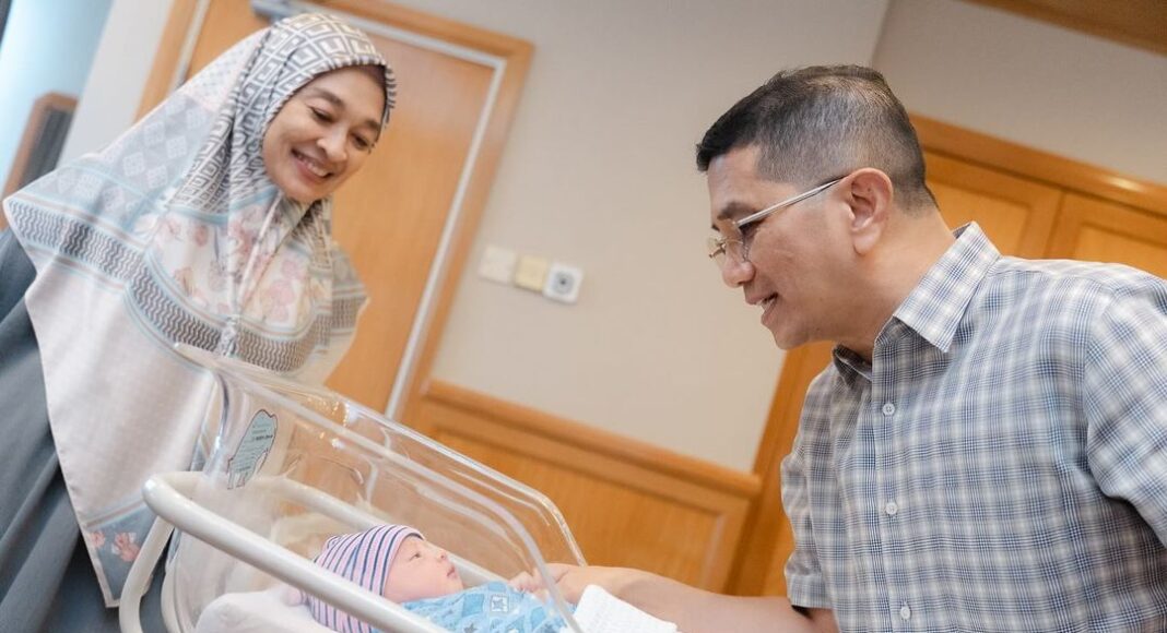 Majlis Akad Nikah Indah & Sempurna, Anak Lelaki Dato’ Seri Azmin Ali ...