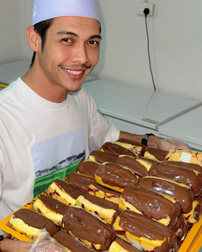 Suami Isteri Ligat Bisnes, Untung Muabellaz Ada Suami Rajin Masuk Dapur ...