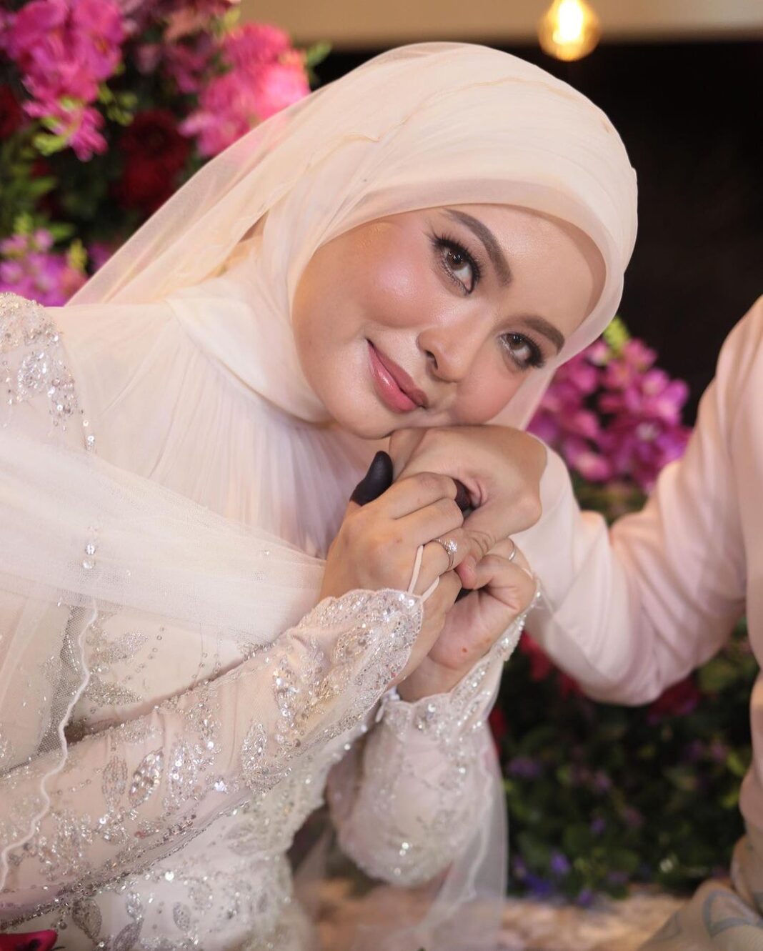 Cantik Bak Cinderella Muslimah! Wajah ‘Glowing’ Syafiqa Melvin Lepas ...