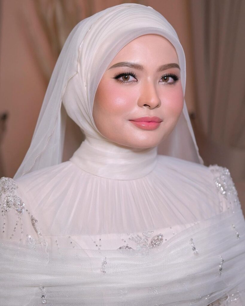 Cantik Bak Cinderella Muslimah! Wajah ‘Glowing’ Syafiqa Melvin Lepas ...