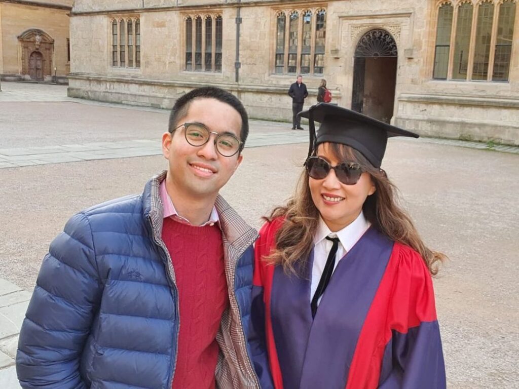 Anak Bekas Gabenor Bank Negara & Ada PhD, Dato’ Dr Azlina Aziz Lambang ...