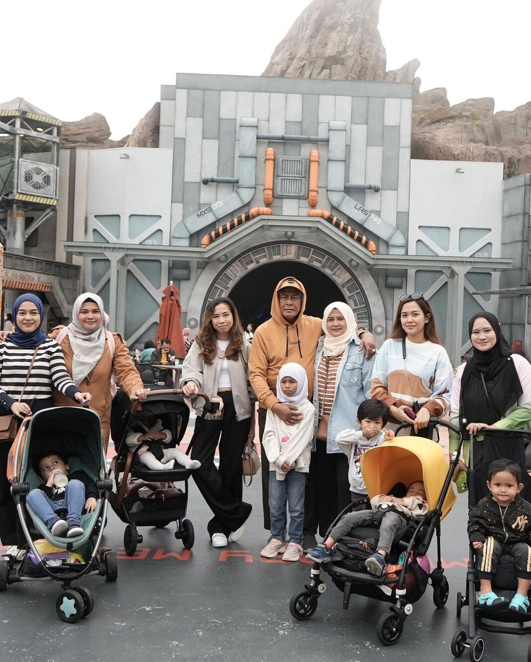 Serlah Sisi Bapa Penyayang, Aksi Manja & Wajah Cantik Anak Dato ...