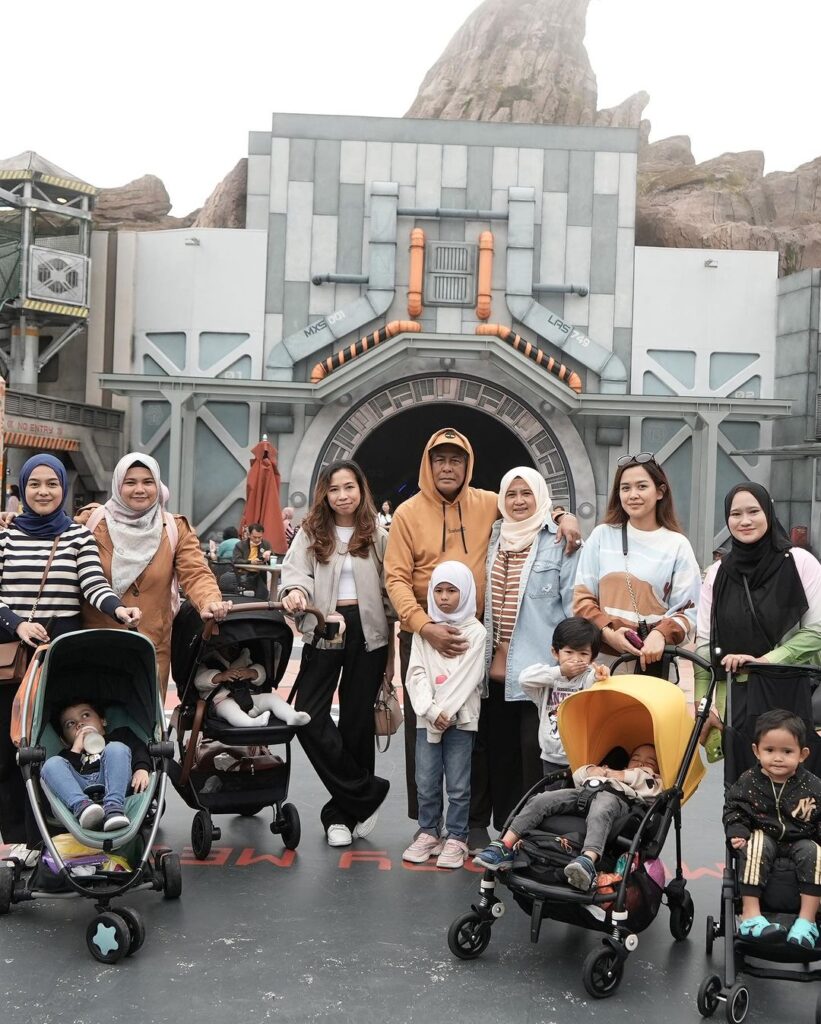 Hani Karmila Cecah Usia 27 & Iras Hani Mohsin, Puan Sri Tiara Bangga ...