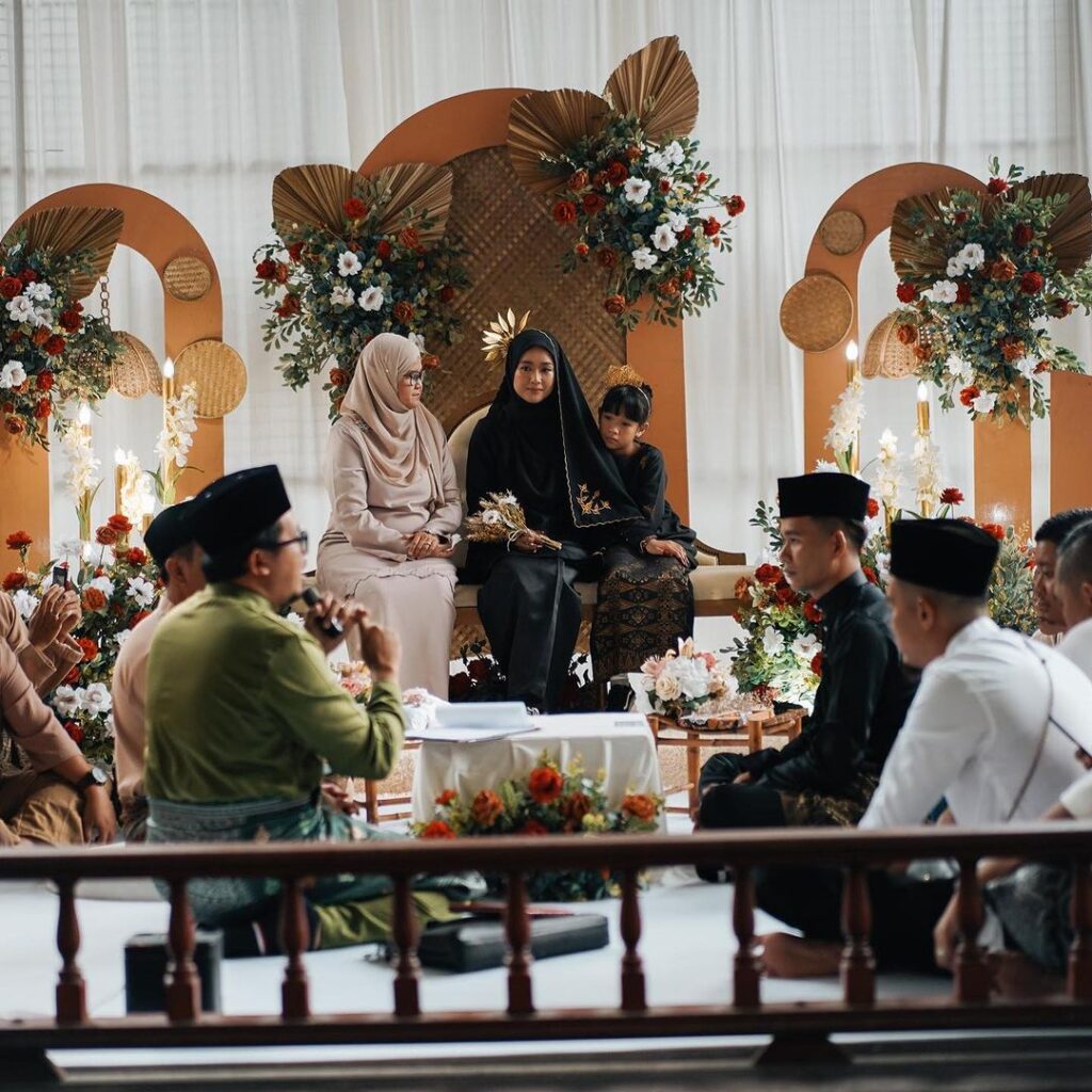 “Tetap Tarik Tangan Untuk Sama-Sama Cuba,” Farah Lee ‘Nervous’ Kembali ...