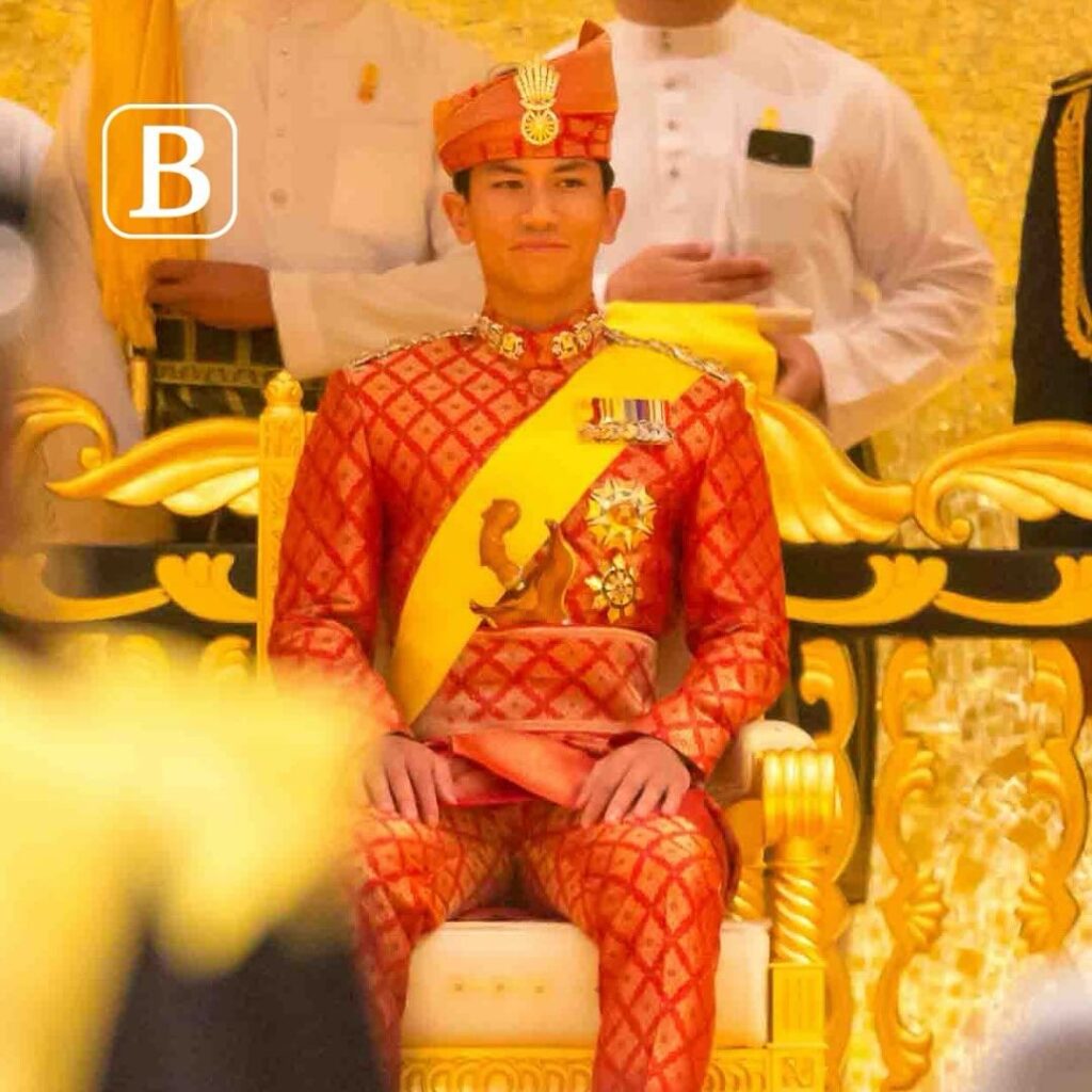 Segaknya Ibu Bapa Dayang Anisha Berbusana Tradisi Putih, Wajah Bakal ...