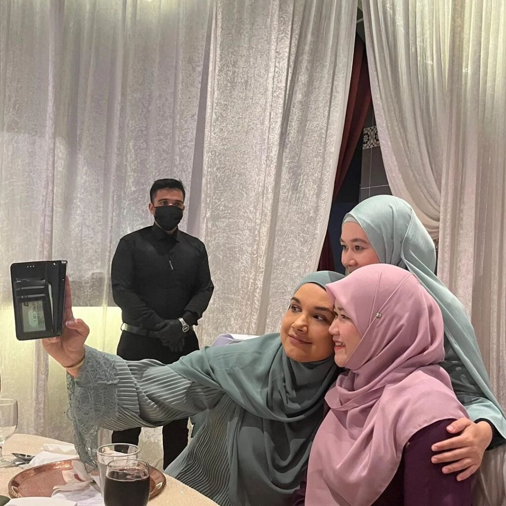 Pernah Jadi Ikon Hijabi, Penampilan Wardina Safiyyah Di Majlis Resepsi ...