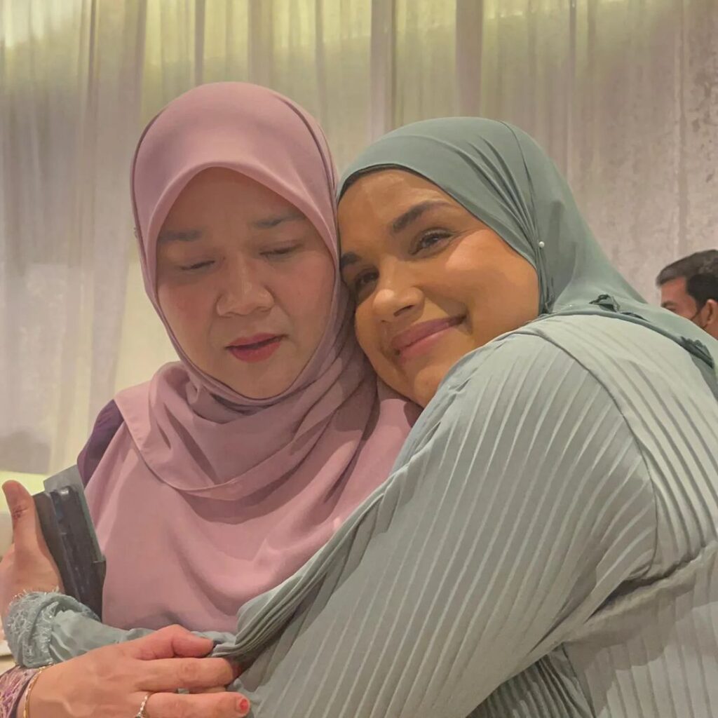 Pernah Jadi Ikon Hijabi, Penampilan Wardina Safiyyah Di Majlis Resepsi ...