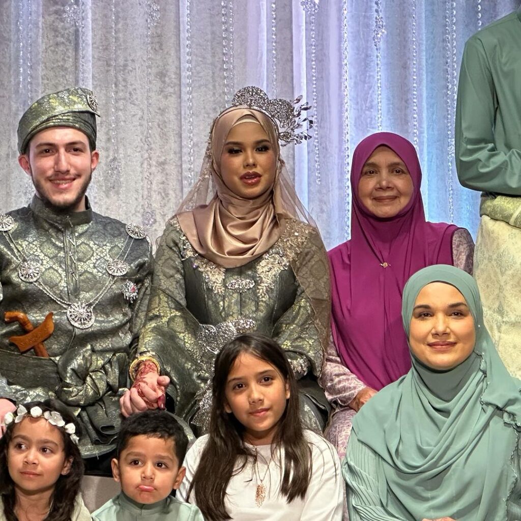 Pernah Jadi Ikon Hijabi, Penampilan Wardina Safiyyah Di Majlis Resepsi ...