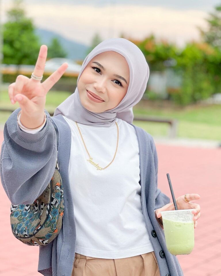 Pelanduk Dua Serupa, Netizen 'Samakan' Wajah Iman Troye Iras Usahawan Terkemuka Malaysia!