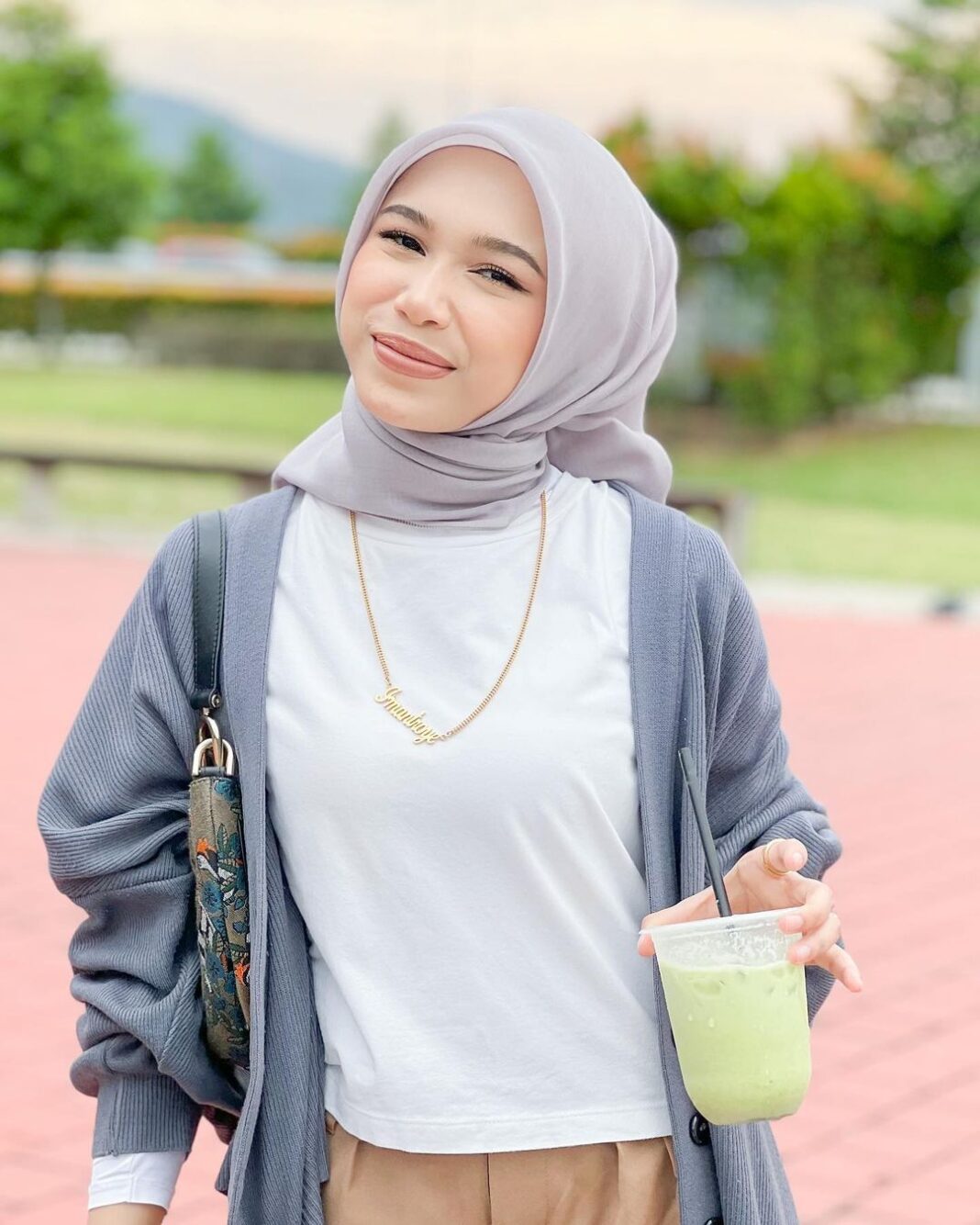 Pelanduk Dua Serupa, Netizen 'Samakan' Wajah Iman Troye Iras Usahawan ...
