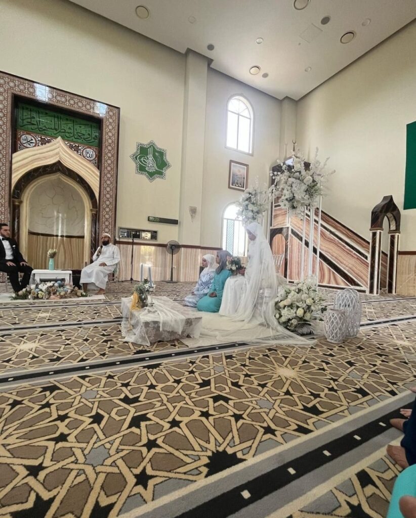 Pernah Jadi Ikon Hijabi, Penampilan Wardina Safiyyah Di Majlis Resepsi ...