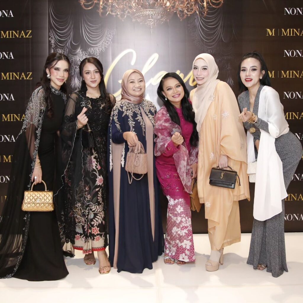 Demam Baju Raya, Glam Lebaran Nona Dibawakan Oleh Minaz Dan Diserikan ...