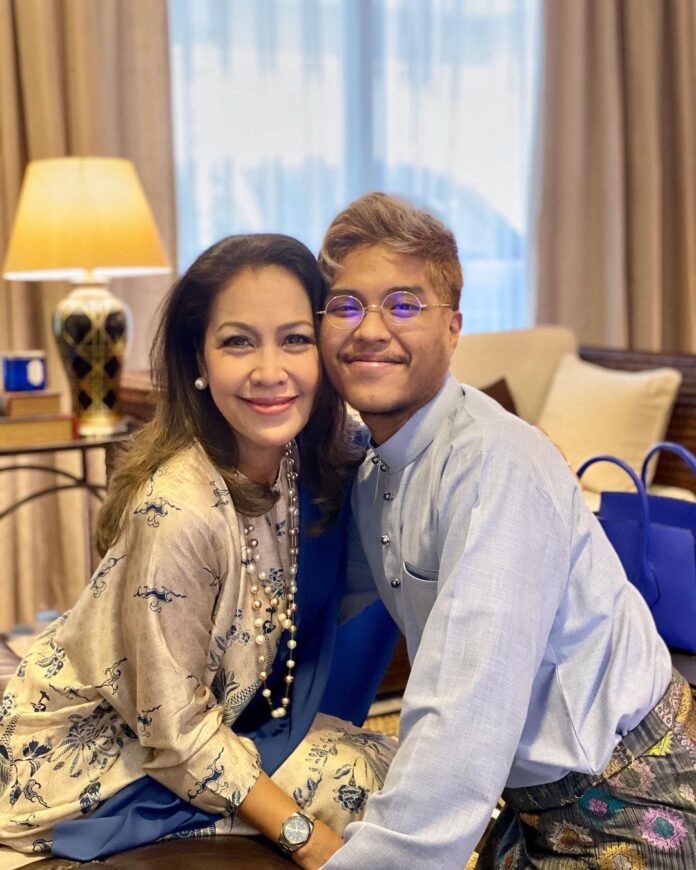 Awet Muda Usia 51 Tahun, Datin Arianie Suri Hati Dato’ Hattan Bangga ...