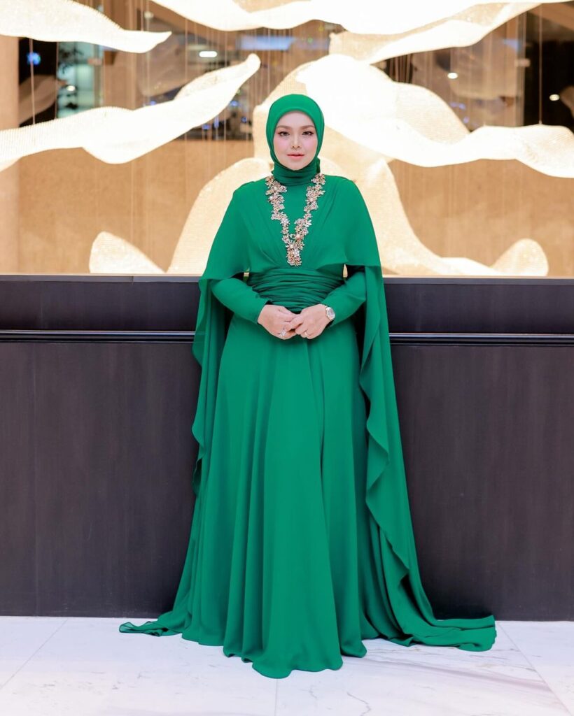 Romantis Di Samping Suami, Dato’ Sri Siti Nurhaliza Titip Doa Sempena ...