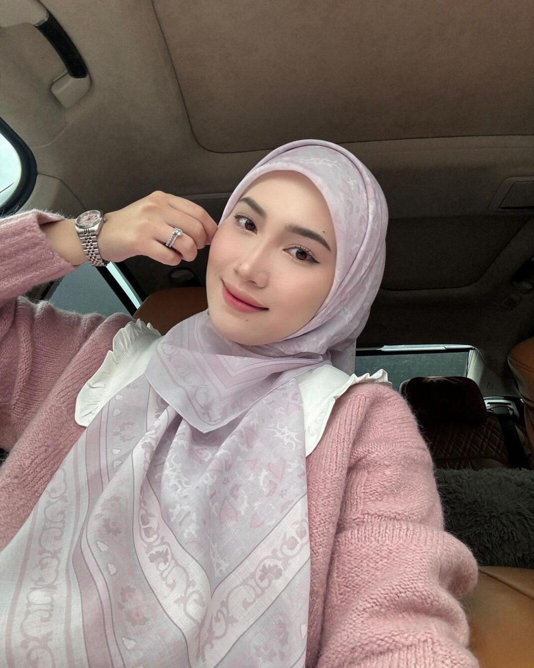 Berpelajaran, Cantik & Aktif, Penampilan VANIDAH IMRAN Usia 49 Tahun ...