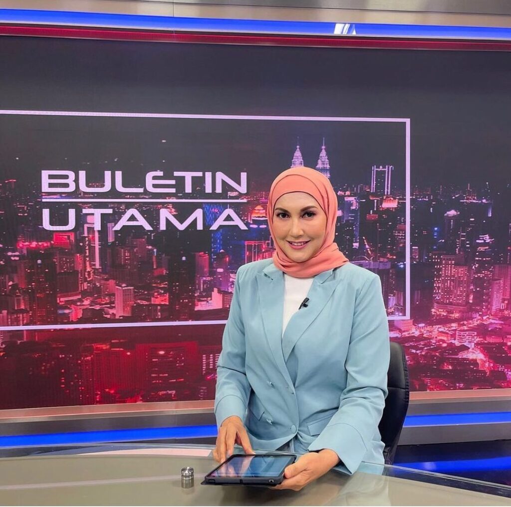 Aktif Hiking, Tak Hairanlah Zakiah Anas Cantik & Ramping Usia Lewat 50an!