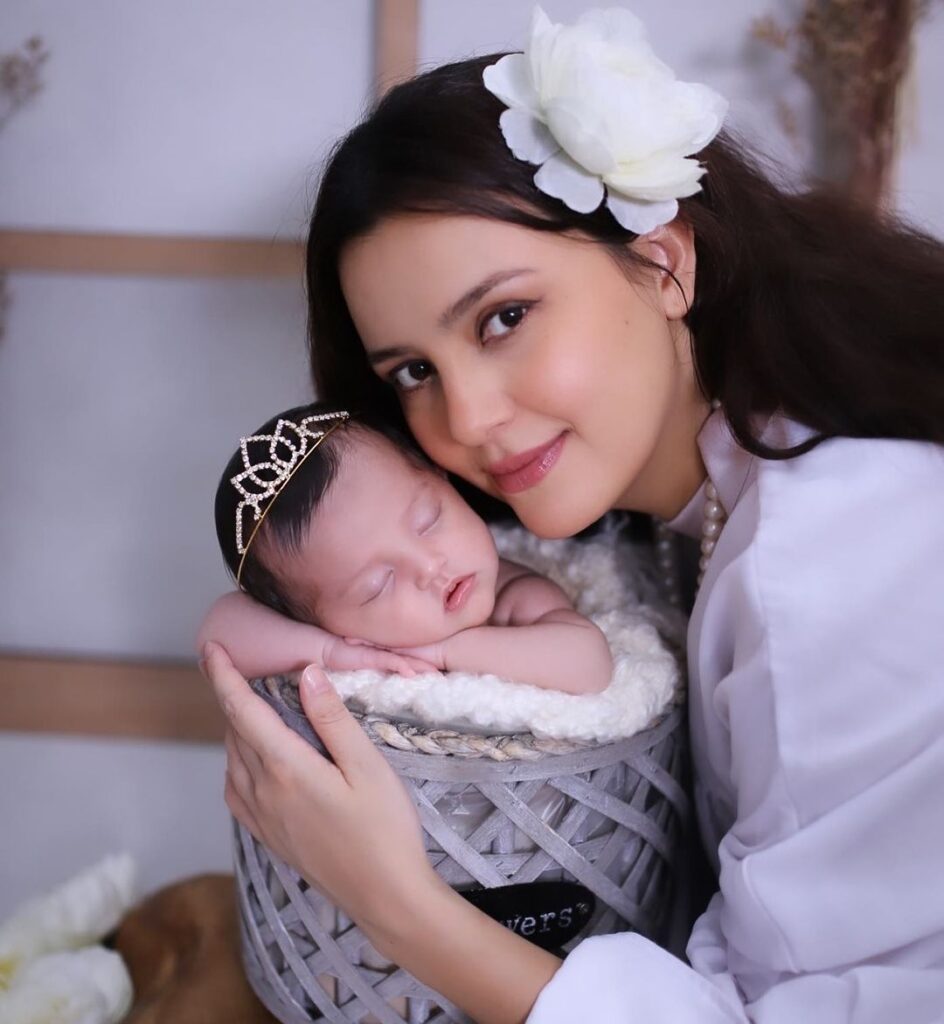 Kini Berusia 11 Tahun, Kecantikan RAJA NAZIRA SAFYA Curi Tumpuan Ketika Iringi Ayahanda, Sultan ...