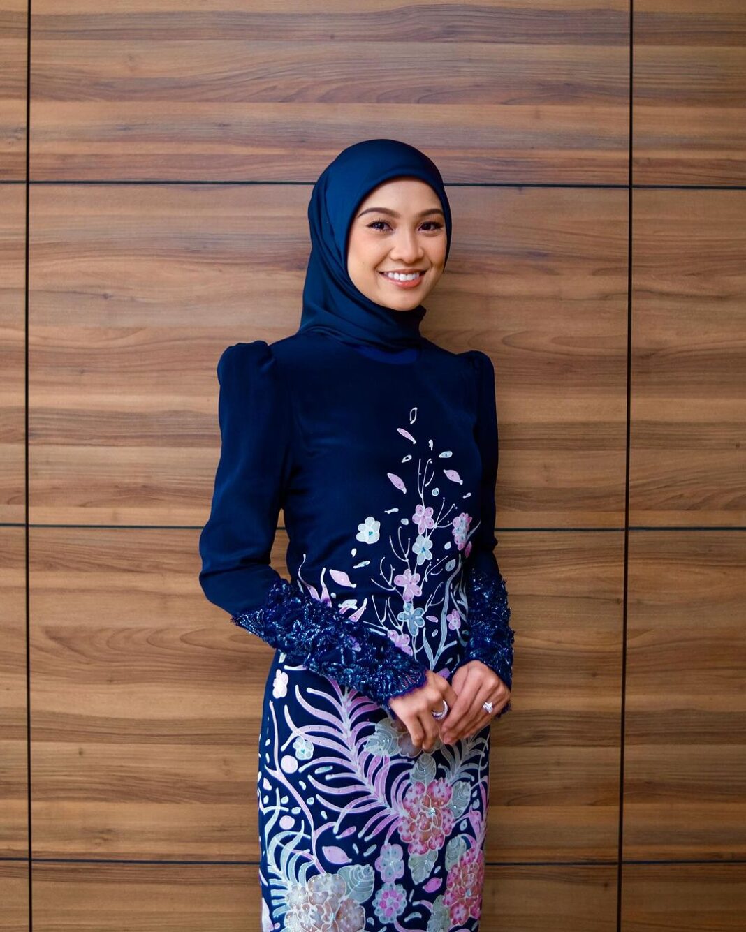 Ikut Suami Beraya Di Kelantan, Nabila Razali Diundang Masuk Istana ...