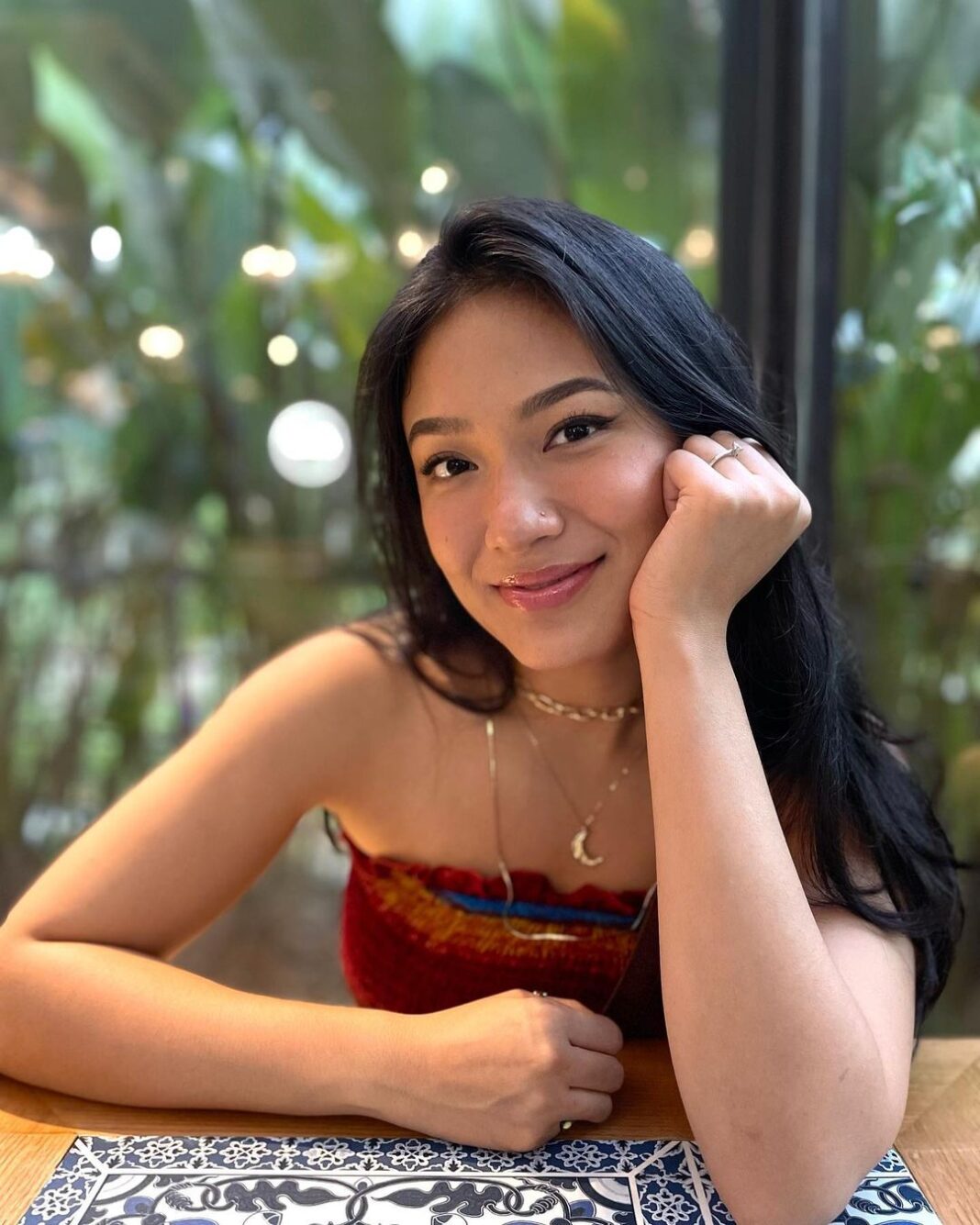 Potret Bahagia Puan Sri Tiara Rai Syawal, Wajah Cantik Hani Karmila ...