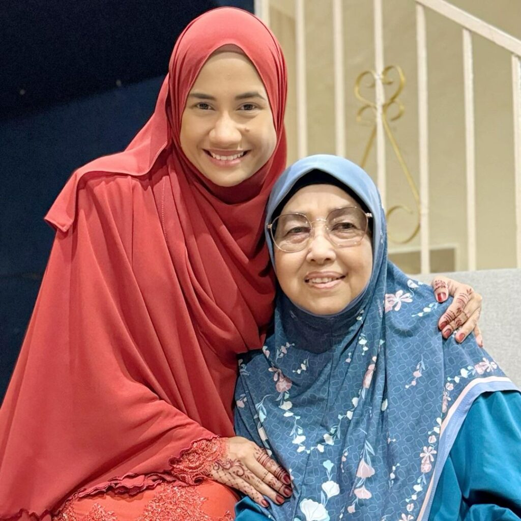“Auntie Noor Sangat Peramah” ARNI NAZIRA & NOORKUMALASARI Punya Pertalian Keluarga - Nona