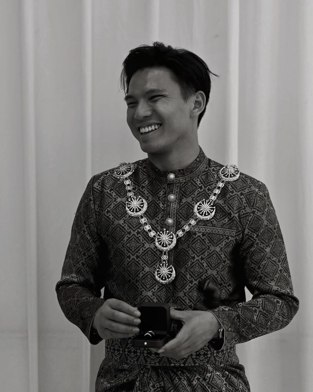 Rangkul Naib Juara Asia, Beregu Badminton Nur Izzuddin Rumsani Bergelar ...