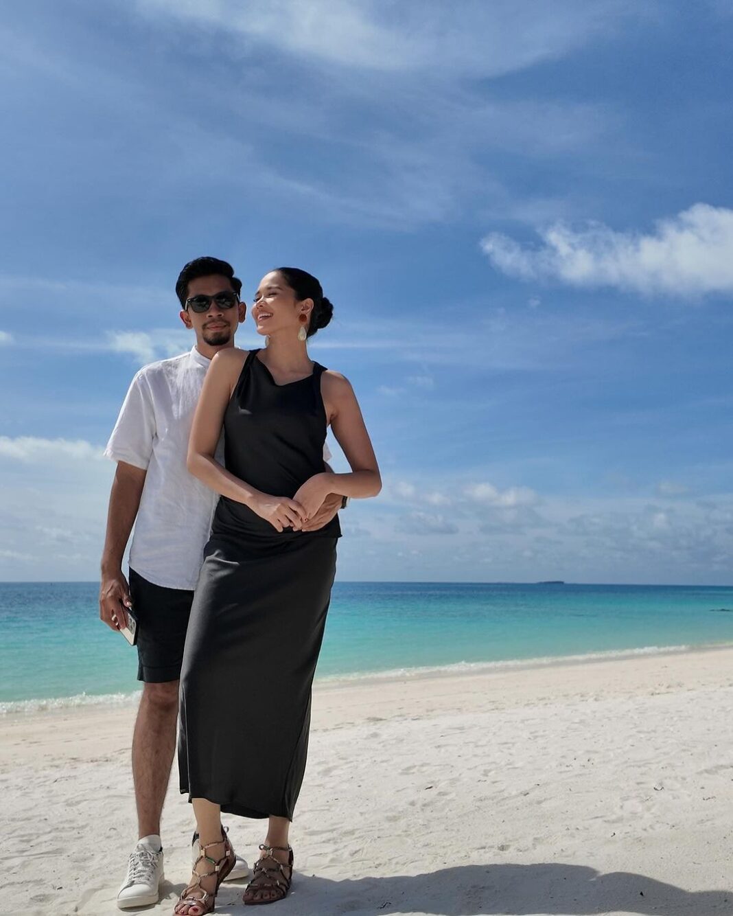 Rezeki Dikurnia Suami Penyayang, Potret Bahagia Ain Edruce Bercuti ...