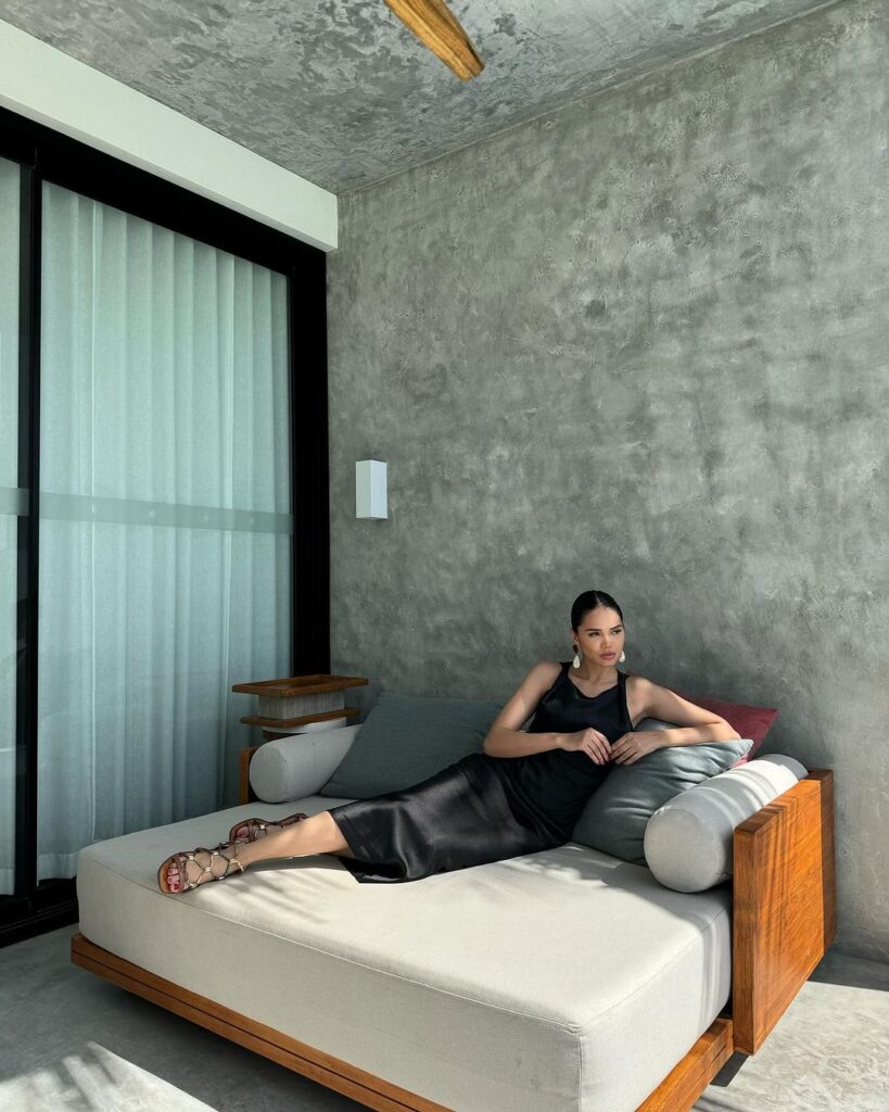 Rezeki Dikurnia Suami Penyayang, Potret Bahagia Ain Edruce Bercuti ...