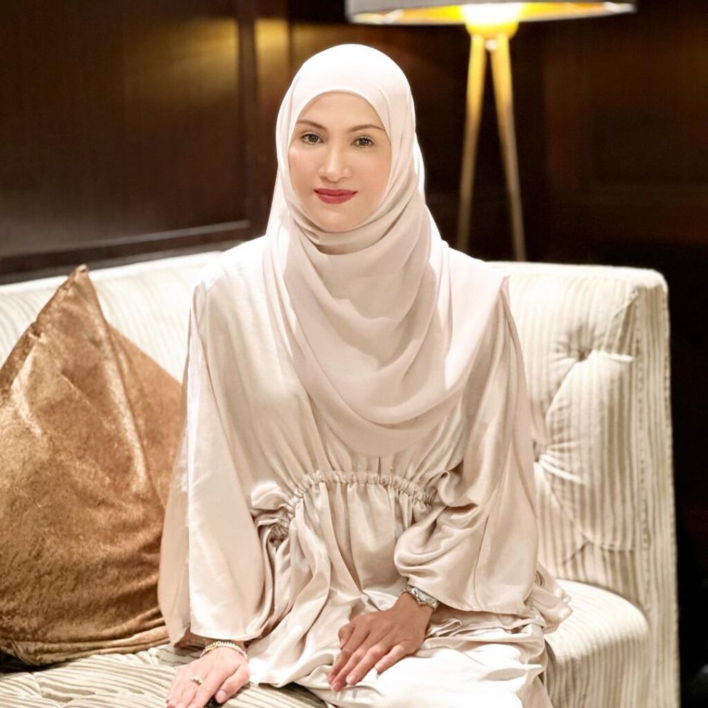 SHERRY IBRAHIM Dedah 'Rahsia' Penampilan Memukau Di Usia 41 Tahun ...