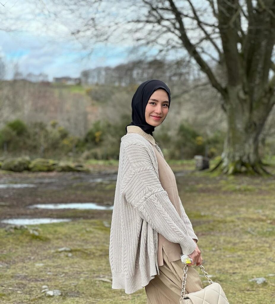 Lebih Setahun Hijrah, Penampilan Bekas Hos Hlive ELEENA SUI Sejuk Mata ...