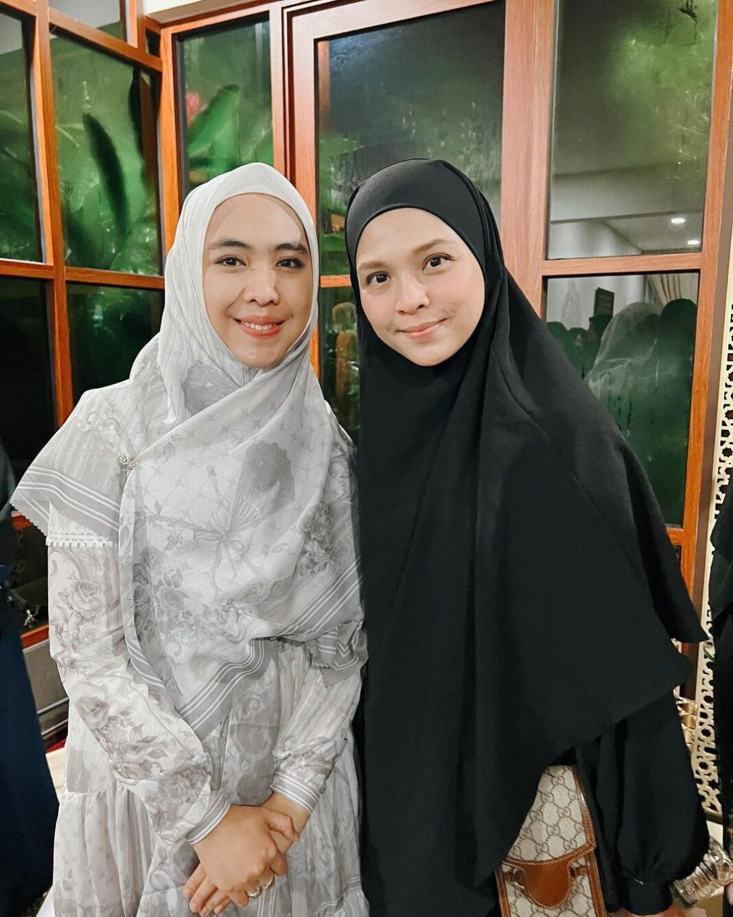 Cantik & Low Profile! 13 Tahun Kahwin, Suri Hati Zahiril Adzim Ini ...