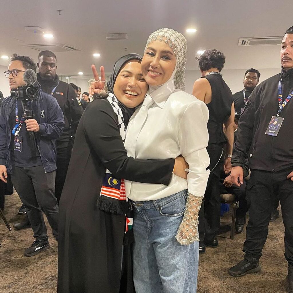 Aktif Jadi Hos, Penampilan Sopan & Wajah Cantik Farah Diana Anuar ...