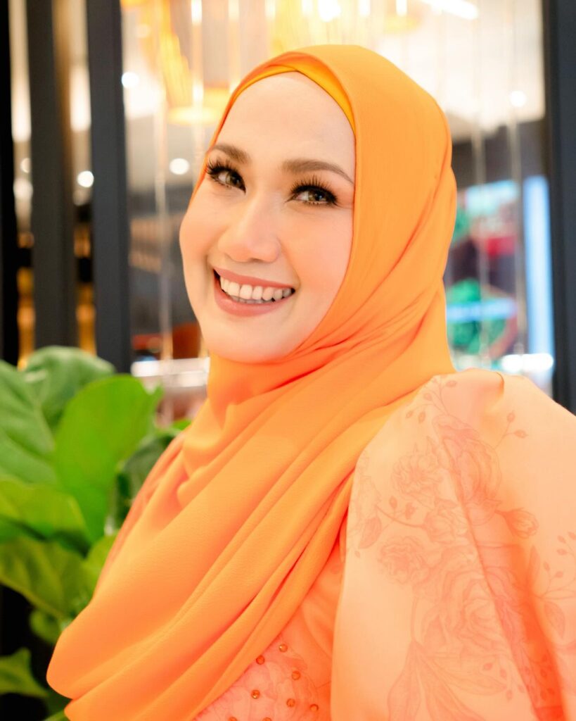 Lebih 2 Dekad Jadi Isteri Alvin Tham Suffian, Amy Mastura Kekal Imej ...