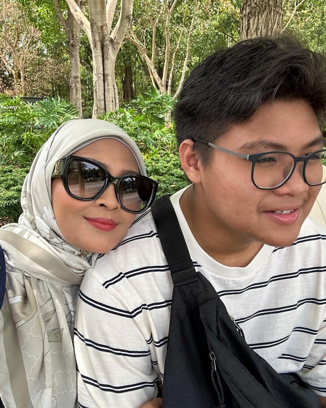 Ibu Anggun Usia 56 & Penjawat Awam Berdedikasi, Dato' Sri Suriani Ahmad ...