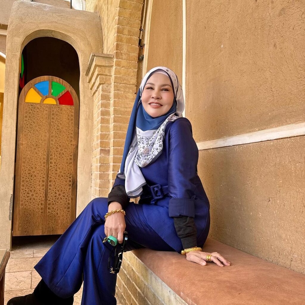 "Ain, Saya Belikan Merc", Bonda Rozita Belikan Mercedes Untuk Anak ...