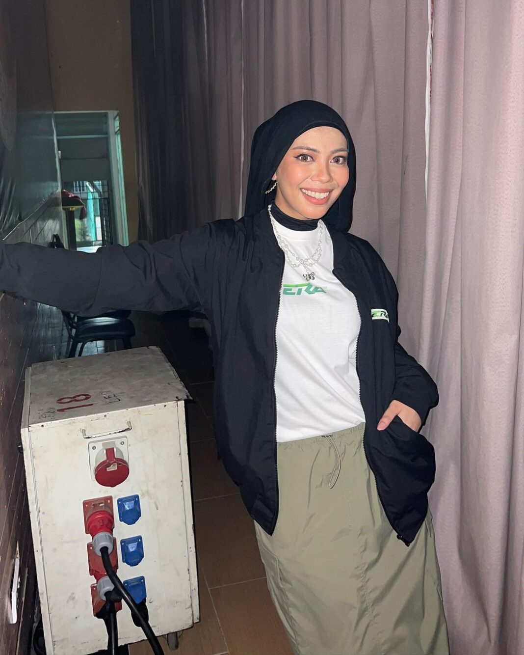 Persis Allahyarham Ibu, Nurnilam Sari Puteri Datuk M. Nasir Selamat ...