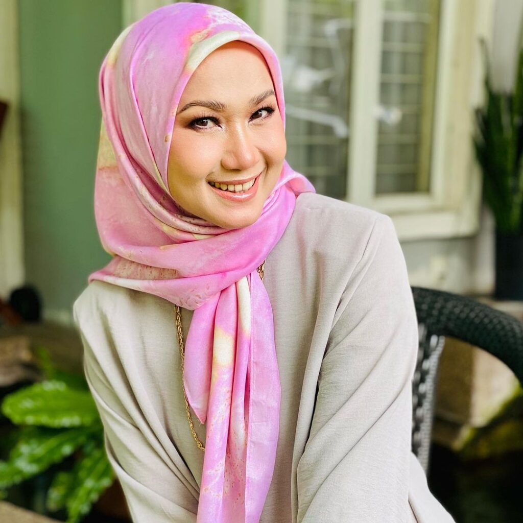 “Semoga Allah Terima Ibadah Ini,” Selesai Rukun Islam Kelima, Amy ...