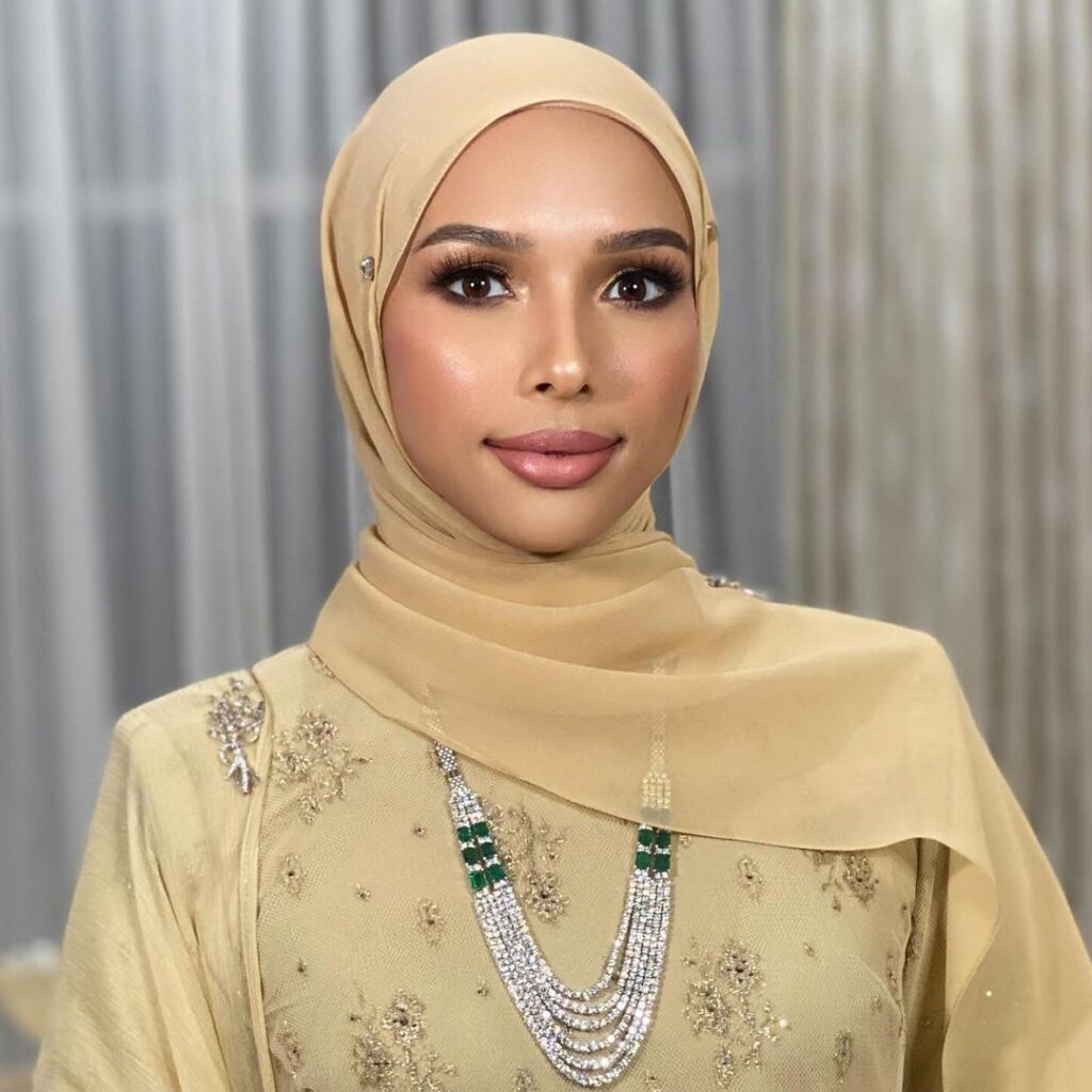 Suri Hati Tengku Amir Naseer, Terpesona Wajah Klasik Cik Puan Puteri ...