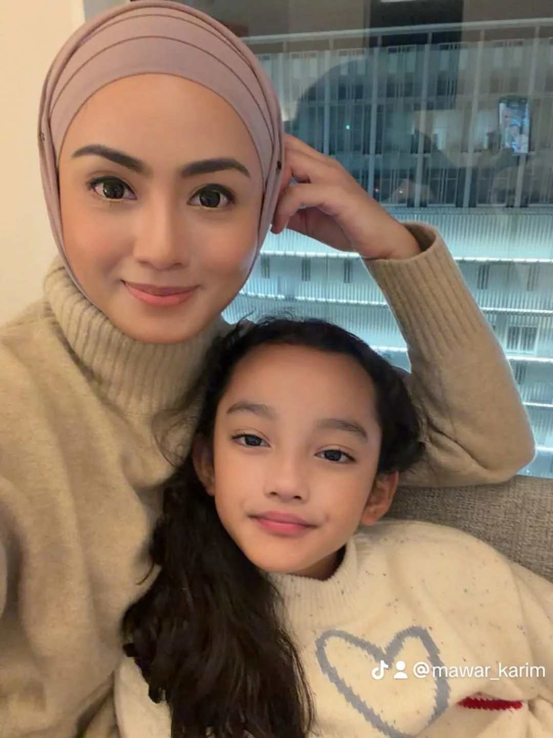 Wan Maryam Injak Usia 8 Tahun, Mawar Karim Bahagia Ada Puteri ...