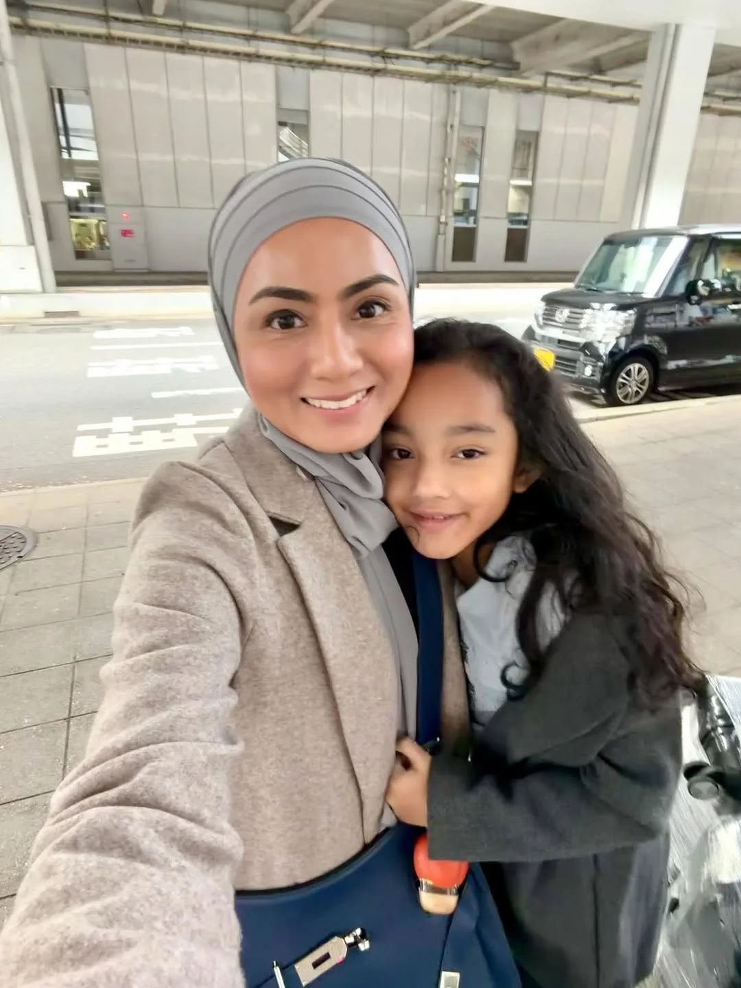 Wan Maryam Injak Usia 8 Tahun, Mawar Karim Bahagia Ada Puteri ...
